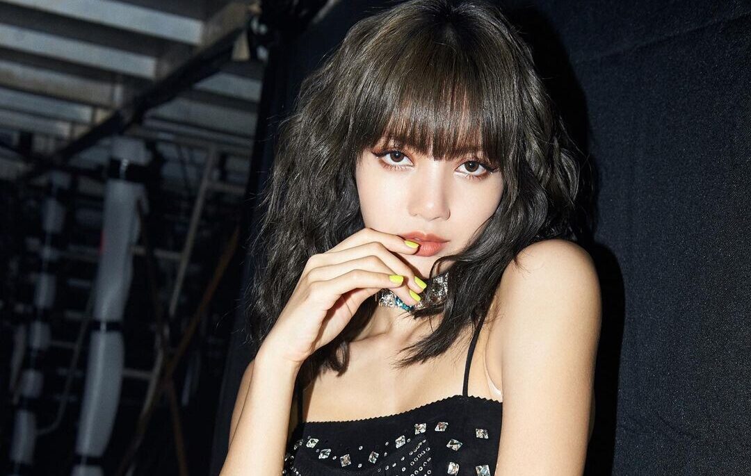 Lisa de BLACKPINK anuncia su debut solista | CusicaPlus