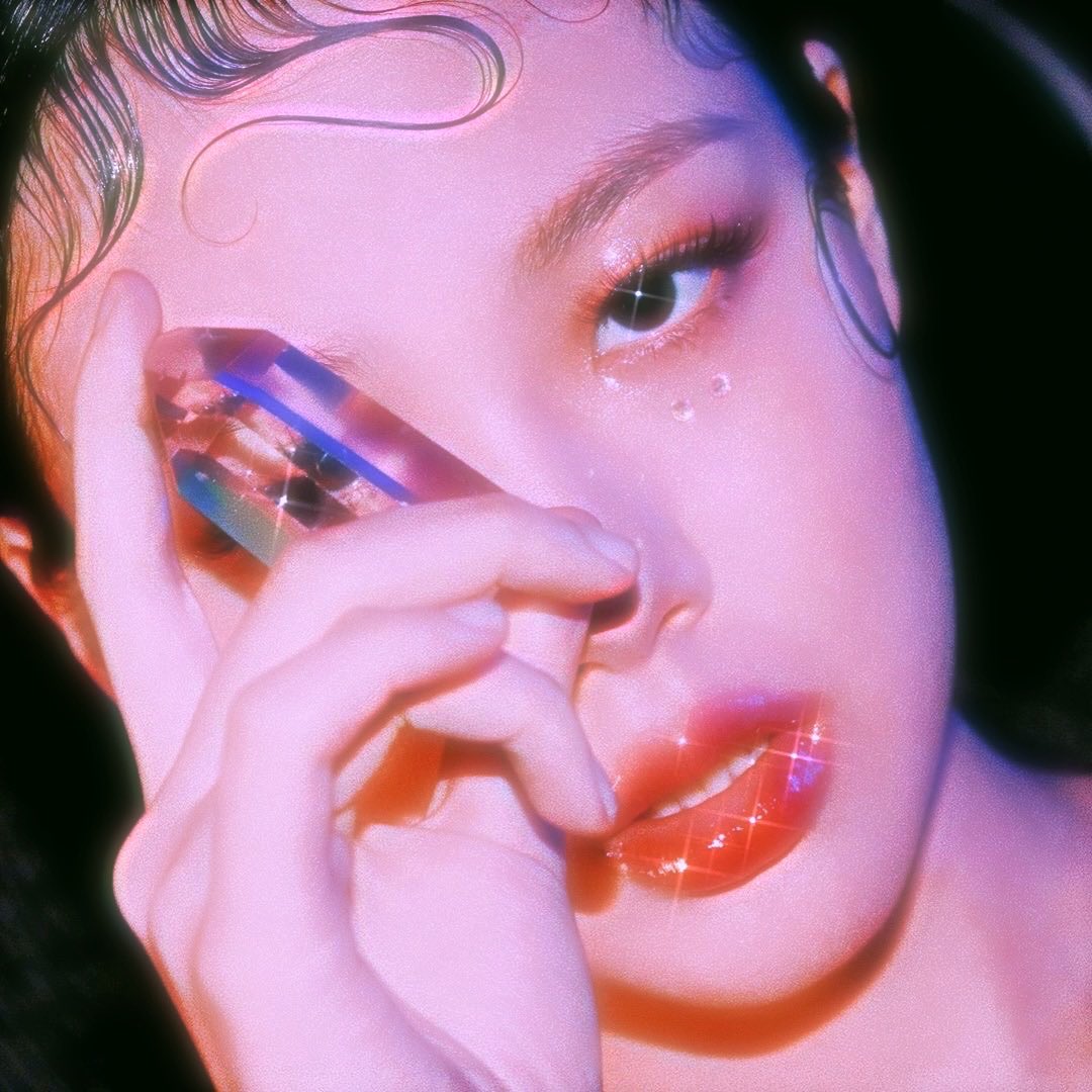 BIBI estrena el video musical de 'The Weekend' | CusicaPlus