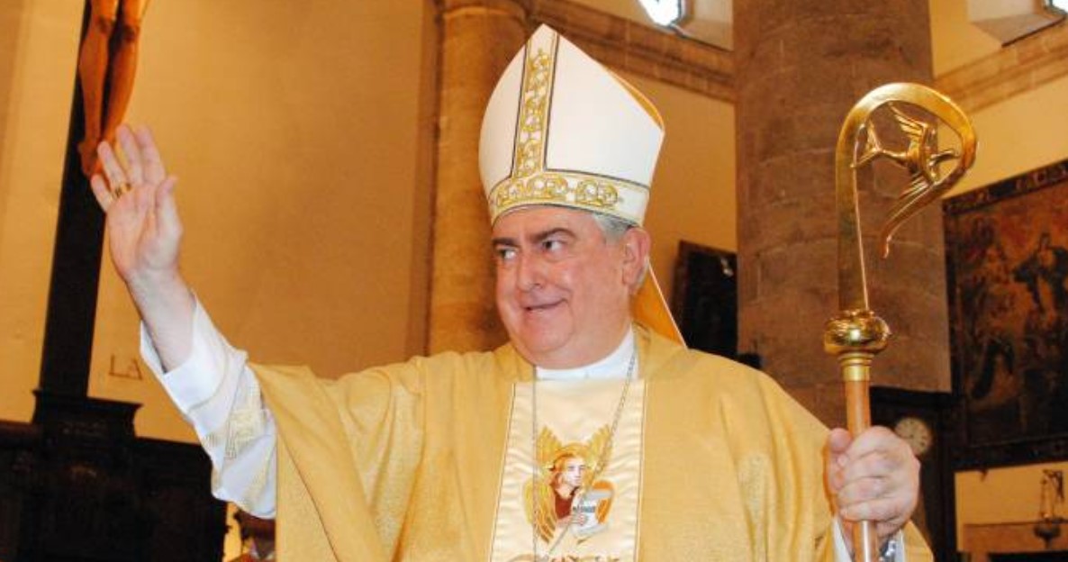 El Arzobispo Emérito de Yucatán, Emilio Carlos Berlié, cumple 77 años ...