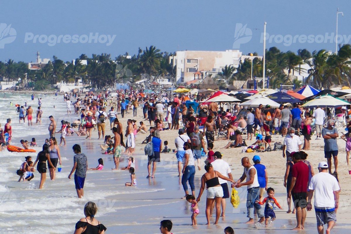 Cientos disfrutan del último domingo de enero en playas de Progreso ...