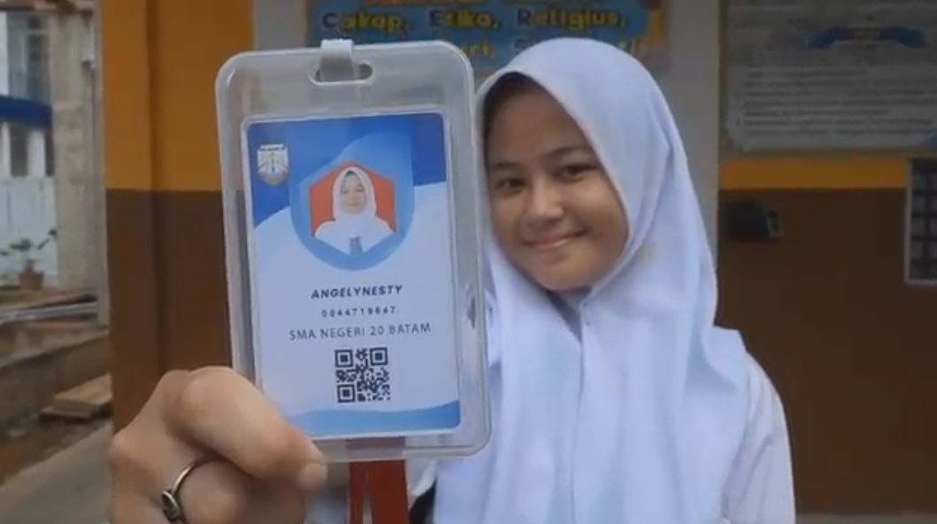 SMAN 20 Batam Gunakan Pilar Smart Id Card Untuk Percepat Proses ...