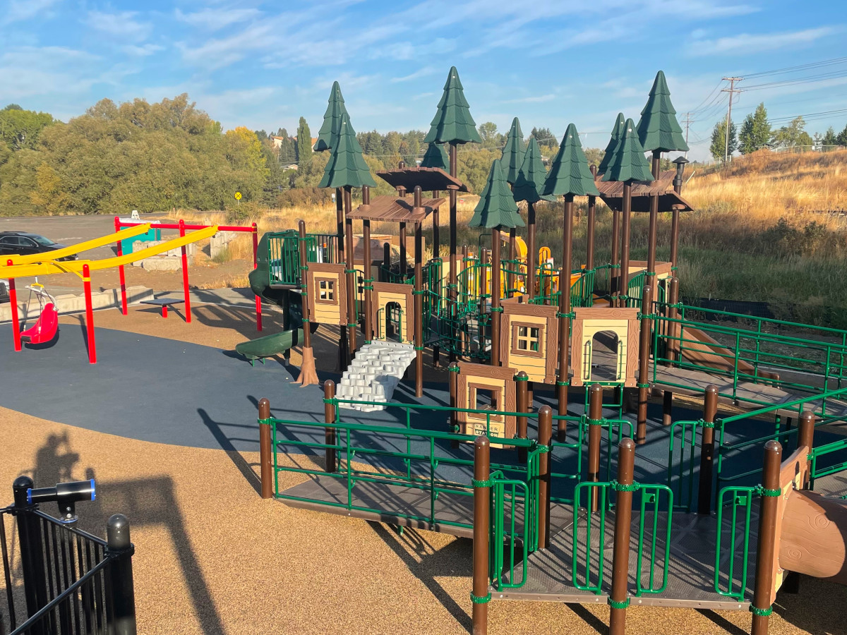 City of Pullman officially opens Mary’s Park – Pullman Radio