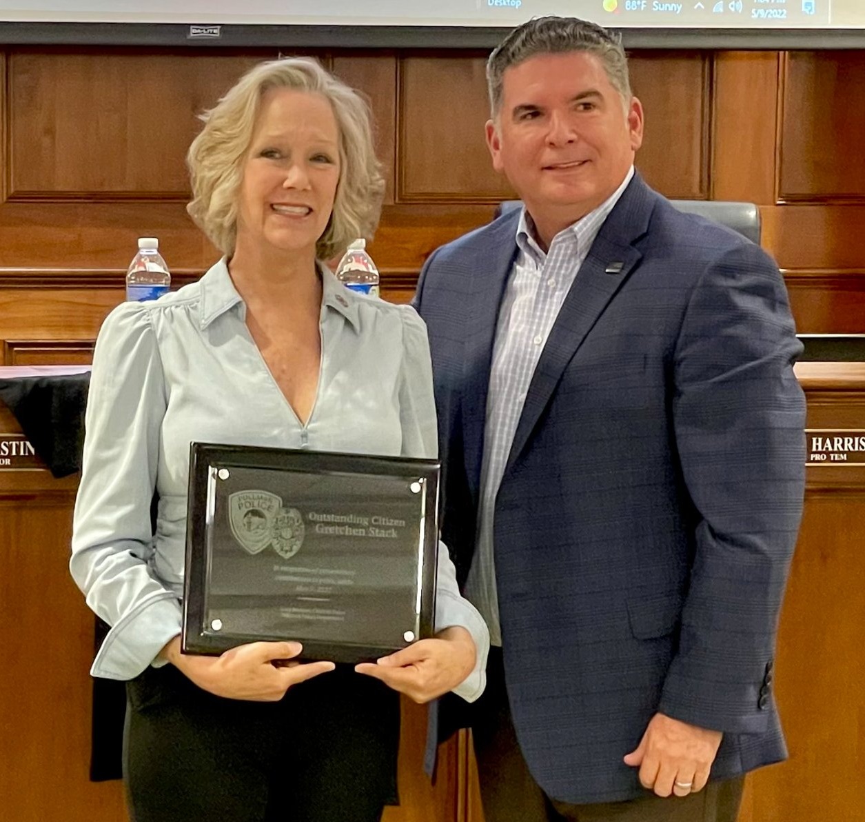 Pullman PD awards TX resident who helped bust a cold case from 18 years ...