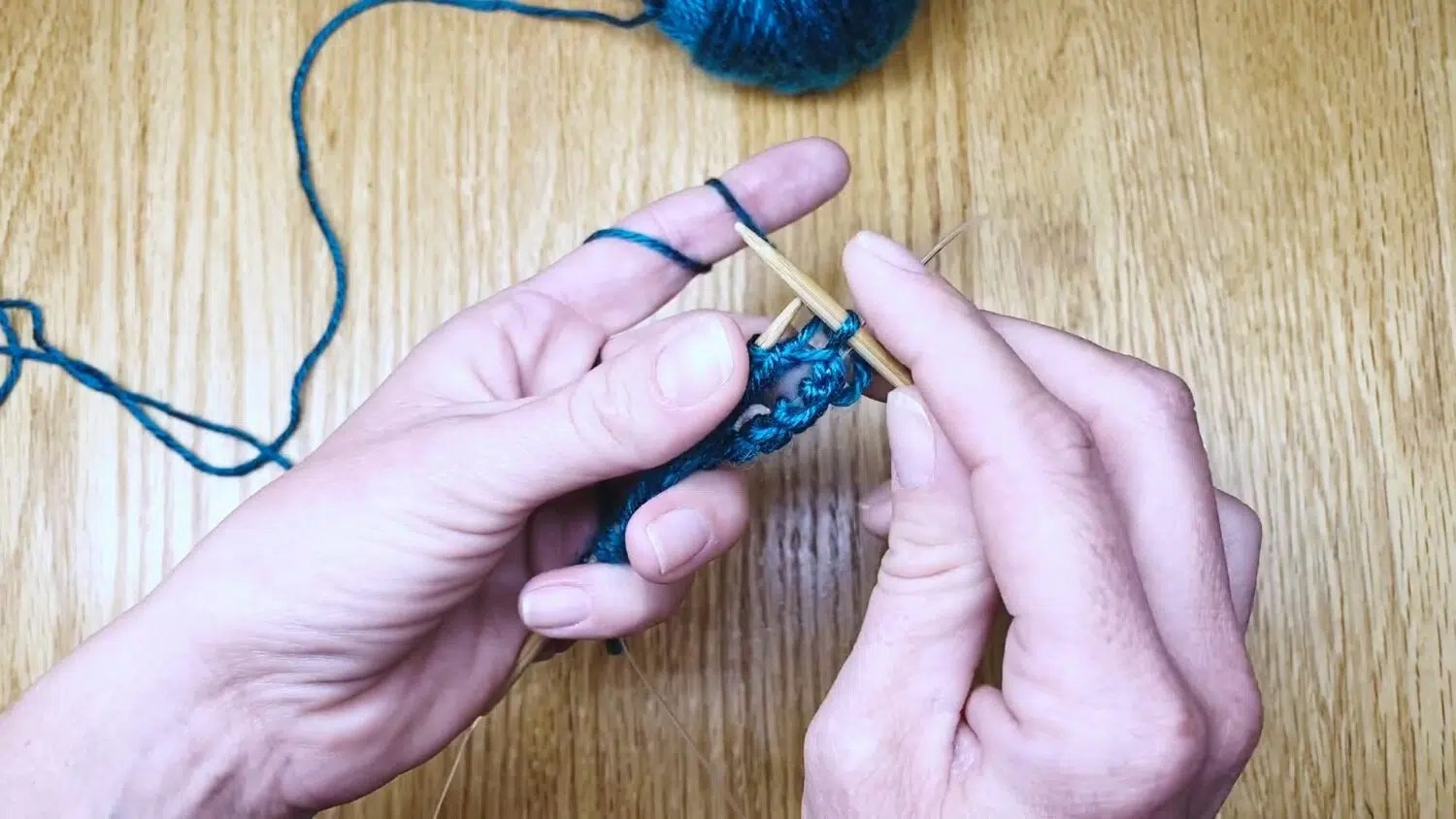 Knit in the Magic Loop - Knitting in the Round - PurlsAndPixels