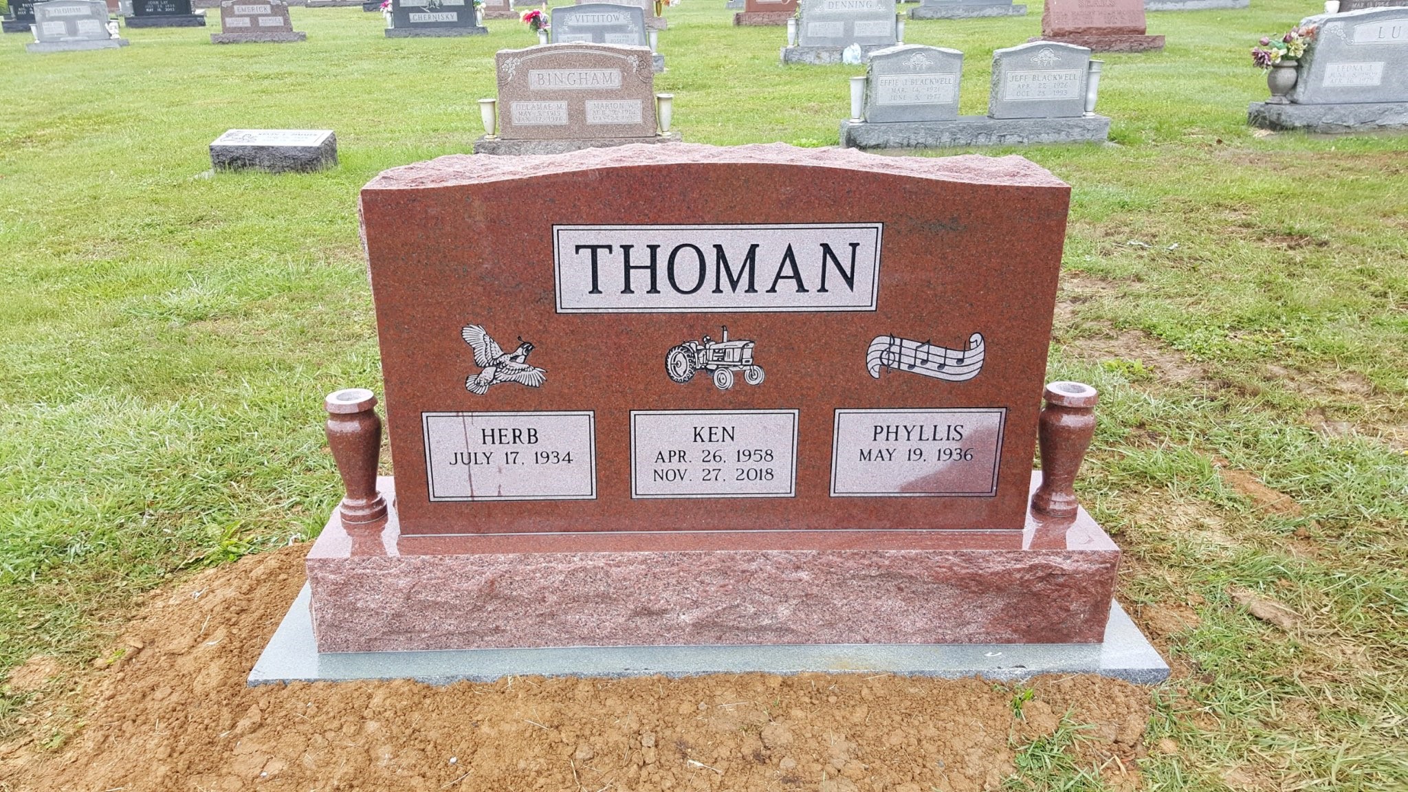 Upright Monuments - Pyramid Marble and Granite