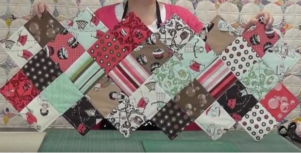 Charm Pack Table Runner Pattern Zig Zag Modern Or Vintage. - Quilting Cubby