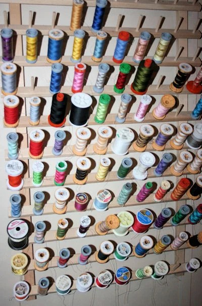 Thread Organization Fun – Quilt Therapy