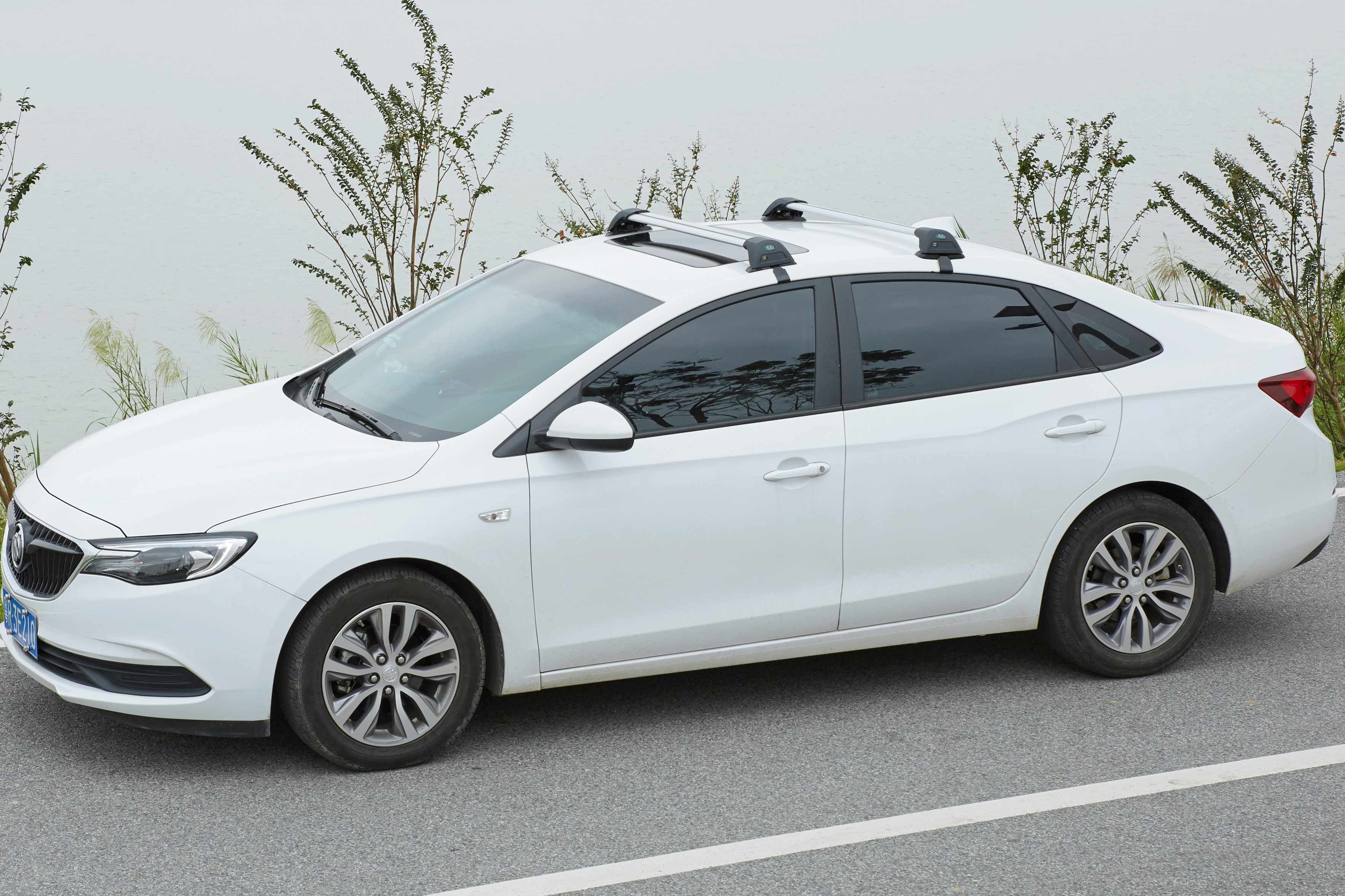 Aerodynamic Universal Car Roof Rack For Bare Roof Car Top - RackTrip ...