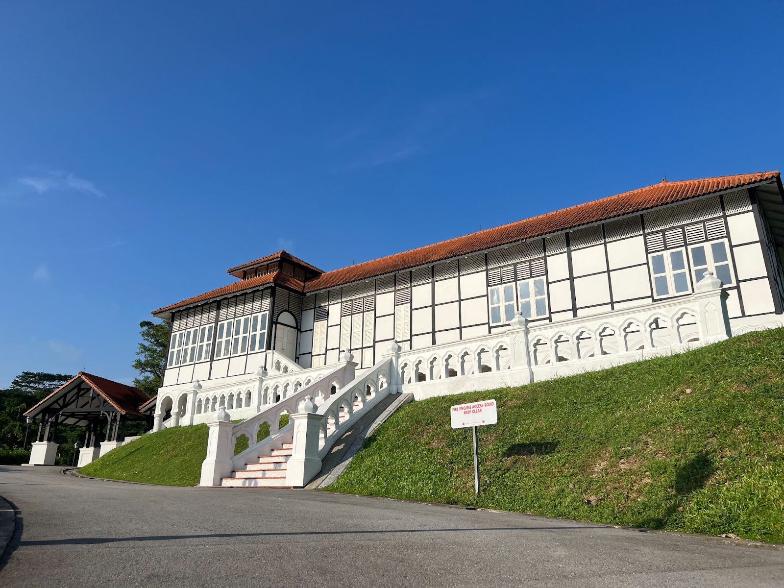 TouRIsts: Singapore Botanic Gardens Gallop Extension – Raffles Press