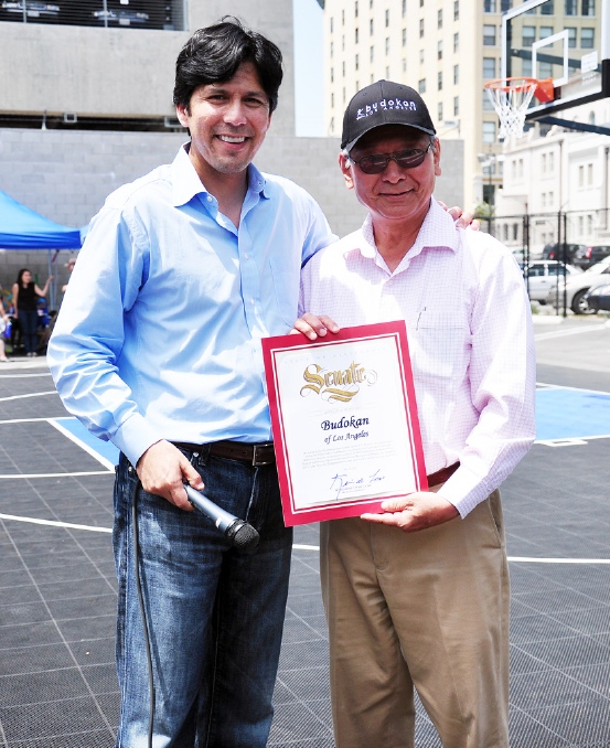 De Leon Praises Japan’s Rail Safety Record - Rafu Shimpo