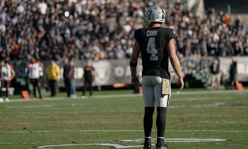 Weight Of Raiders Offense Now Lies On Derek Carr's Shoulders