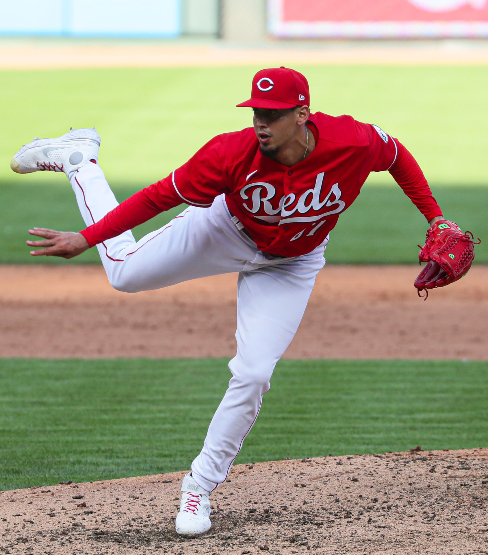 Reds struggle on both sides of the ball in 7-0 loss