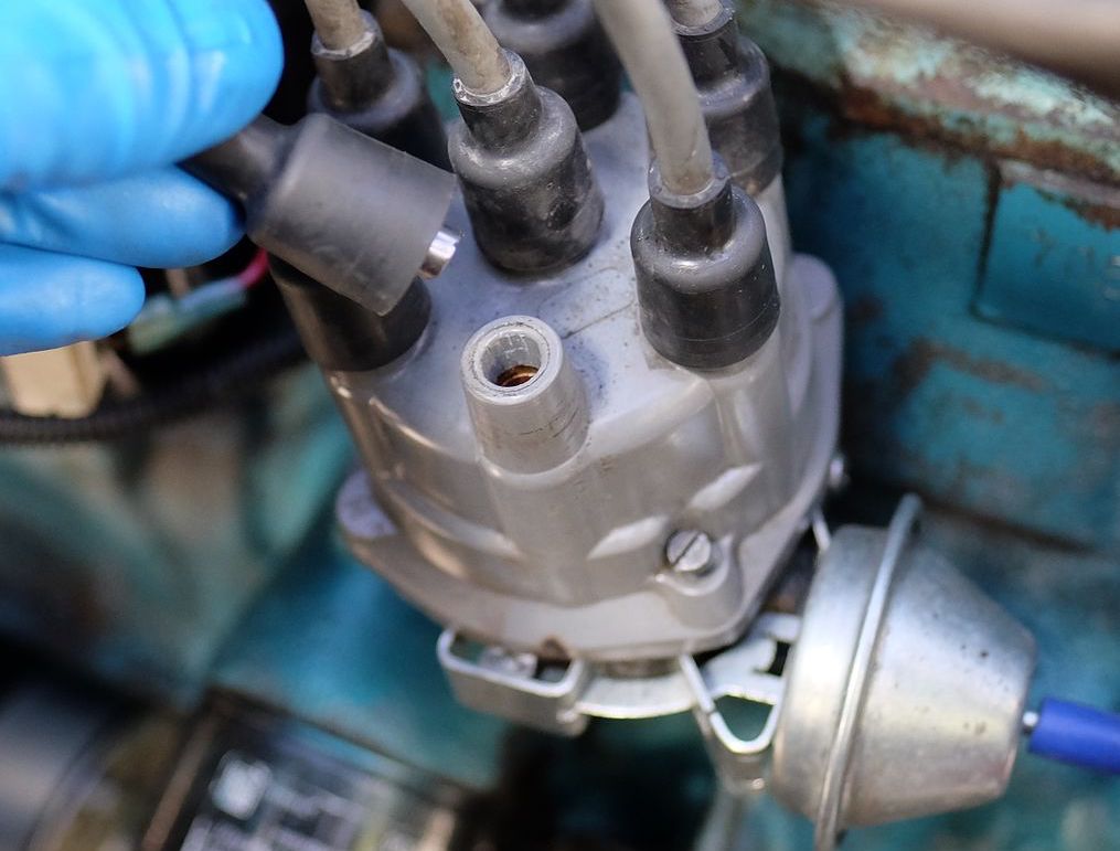 How To Spot A Failing Distributor