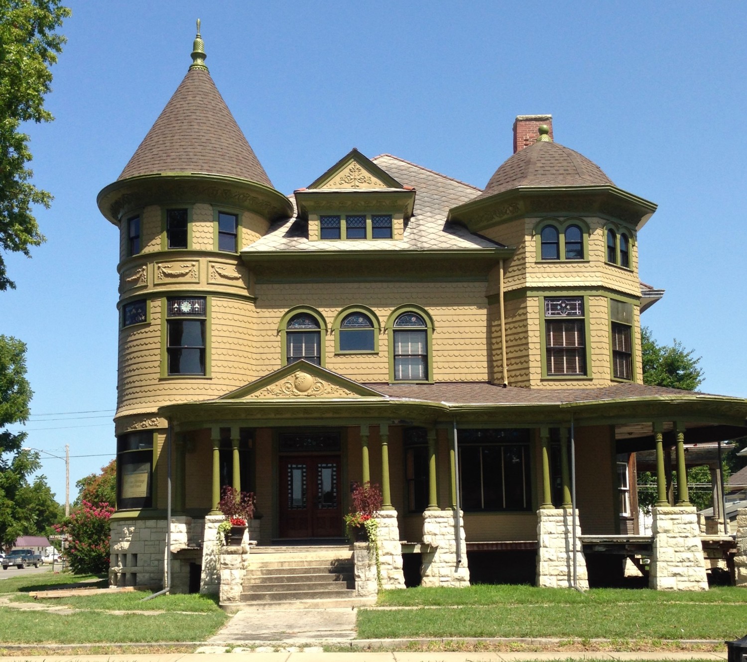 This house just needs a little TLC : r/McMansionHell