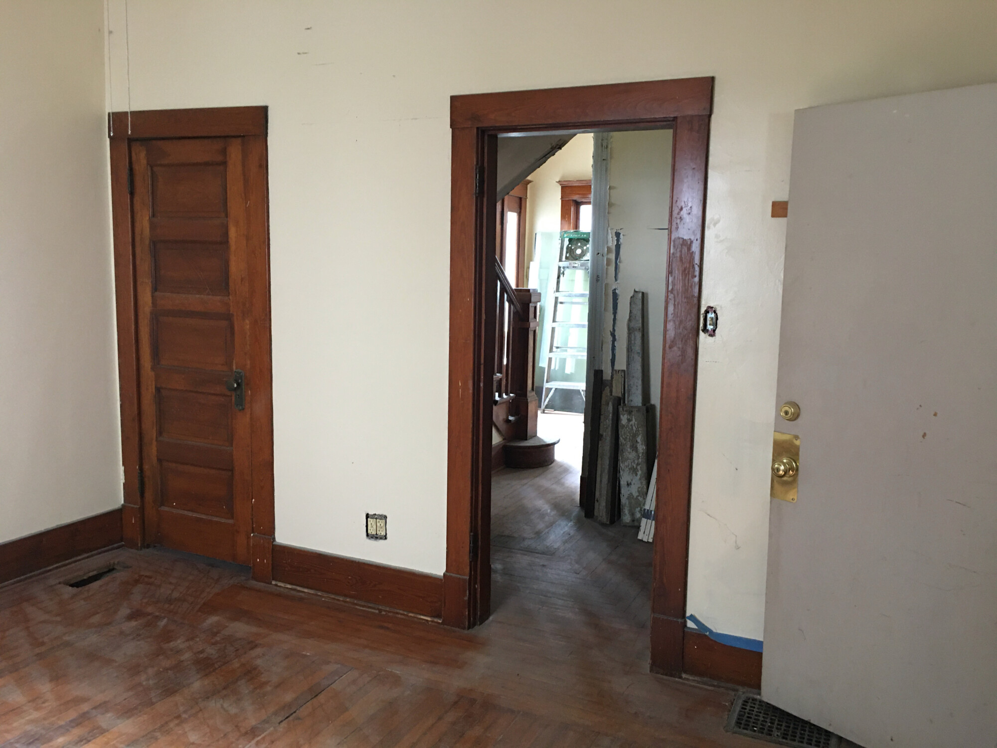 Wanna Meet The Secret Room? – Restoring Ross