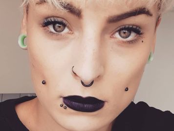 Spider Bites Piercing - [45+ Ideas] and Complete Guide - RightPiercing