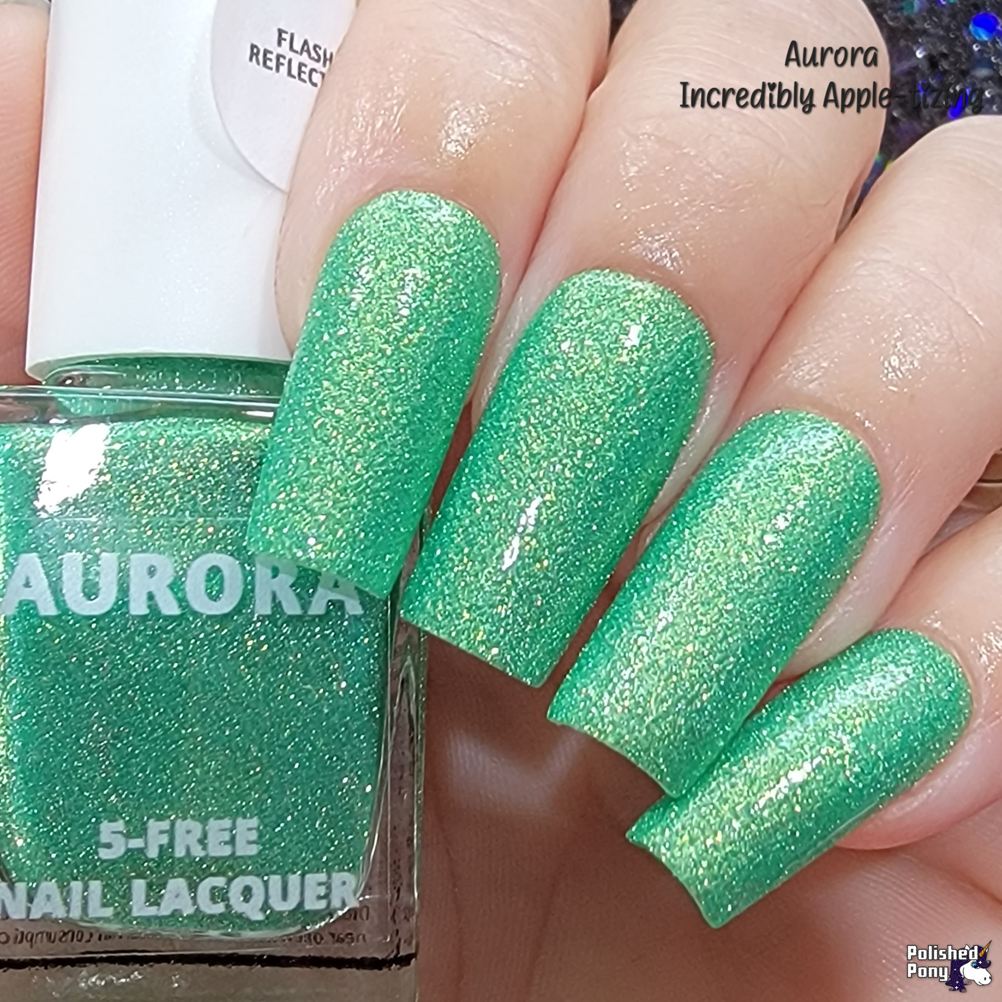 Incredibly Apple-tizing – AURORA 5-Free Nail Lacquer by Roar Nails