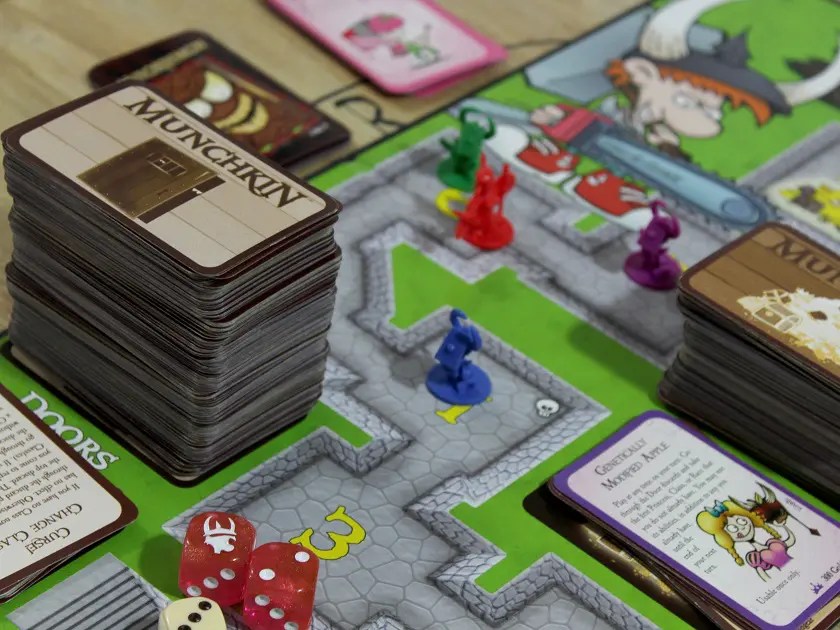 Munchkin Review: Is Munchkin a Good Game? Or Cringeworthy?