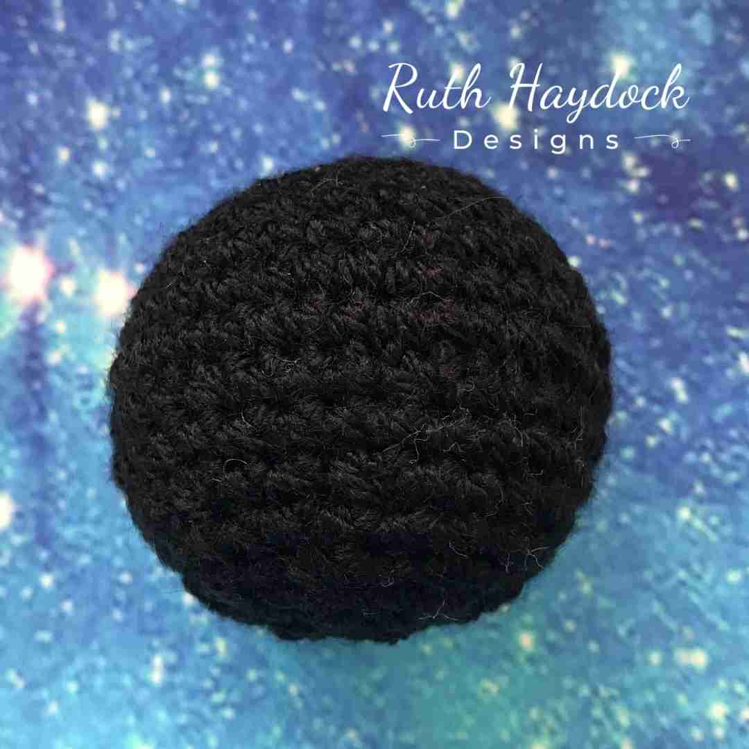 How to Crochet a Sphere ⋆ Free Crochet Pattern ⋆ Ruth Haydock