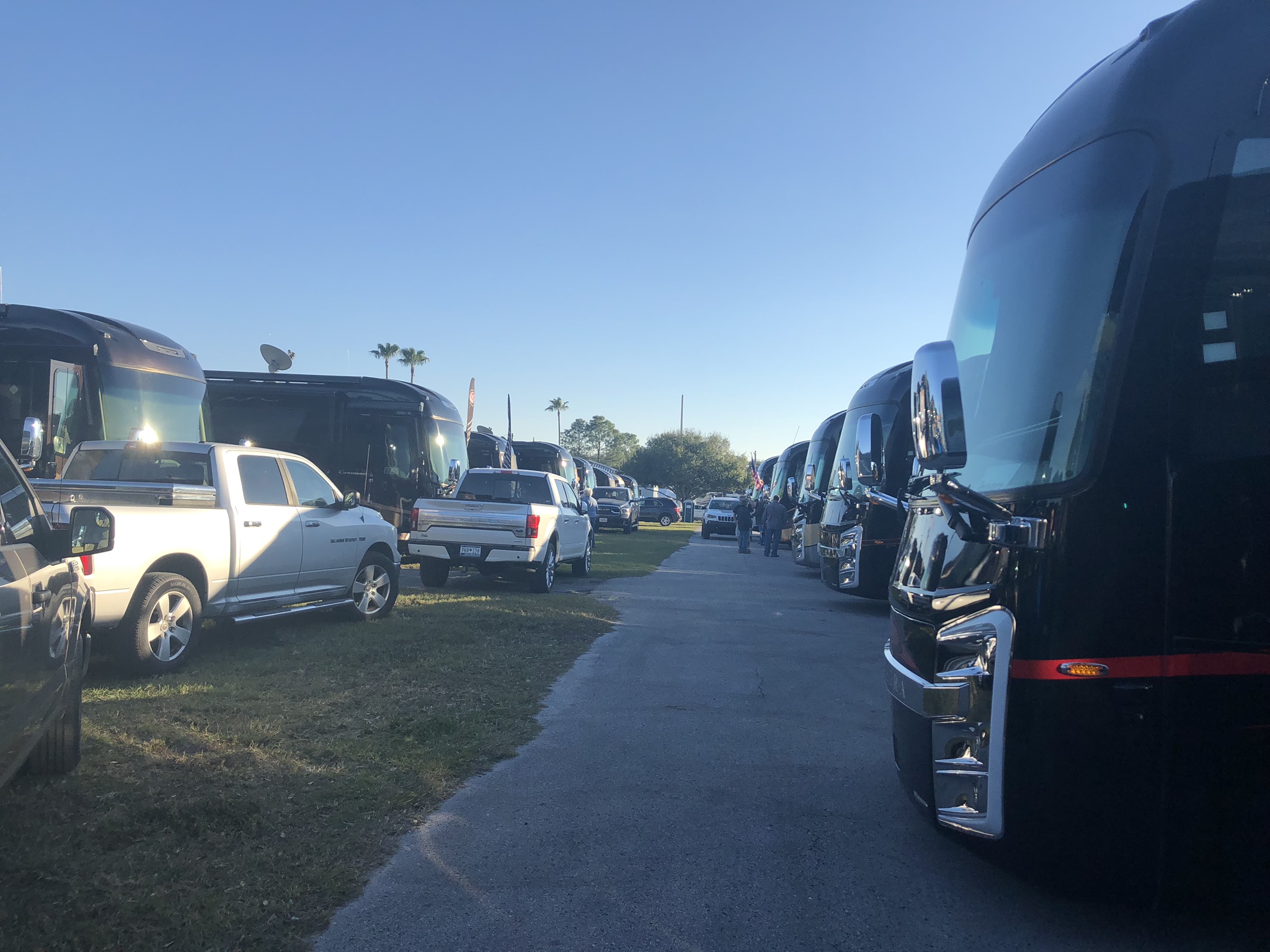 Our First RV Show! - RVing with Robin