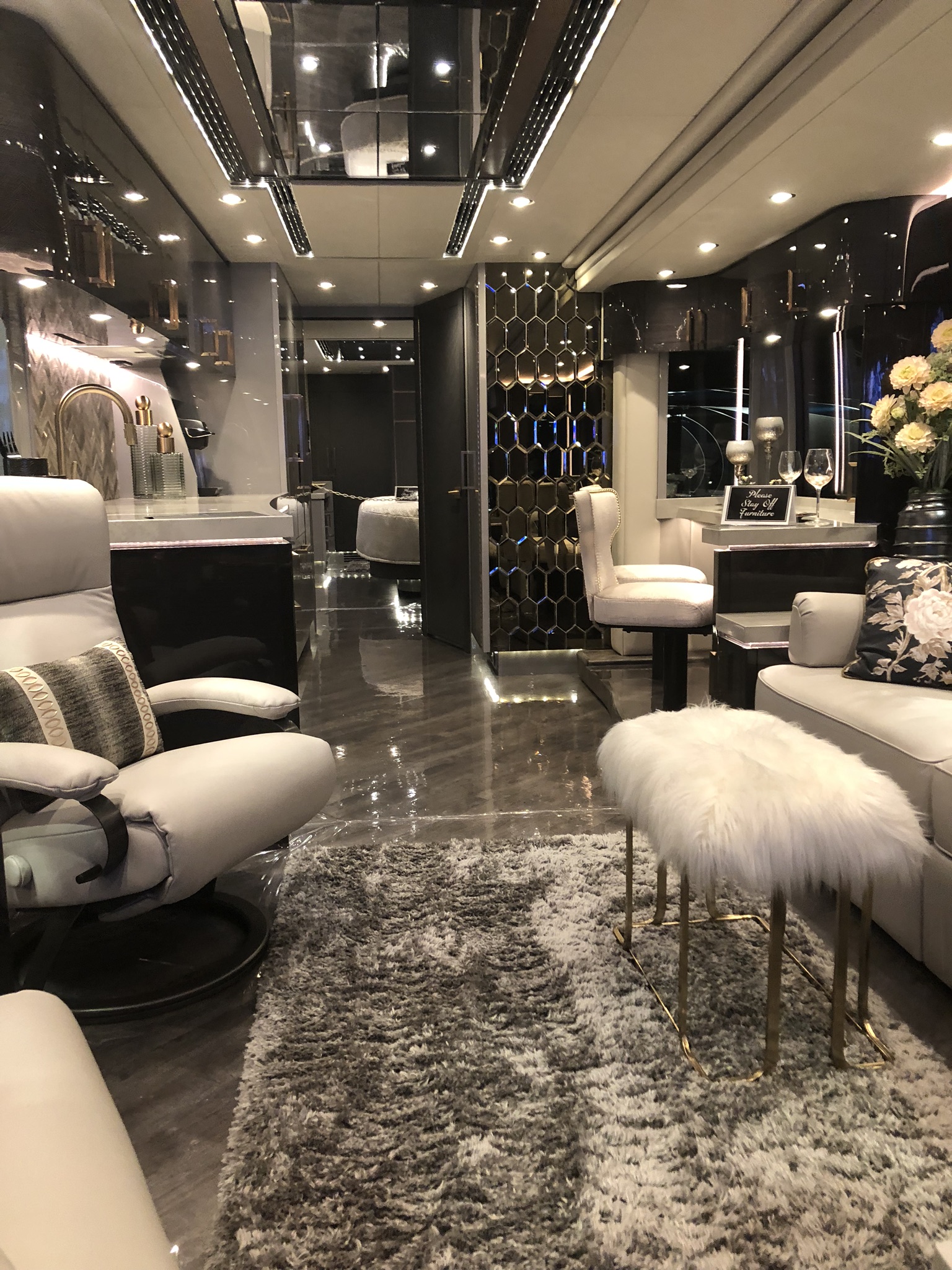 Our First RV Show! - RVing with Robin