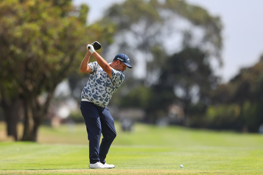 Eagles help defending champ Ritchie fly into Cape Town contention - SA ...