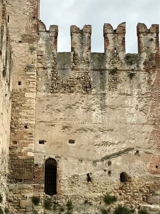 Strolling to Soave and Cantina del Castello - Savor the Harvest