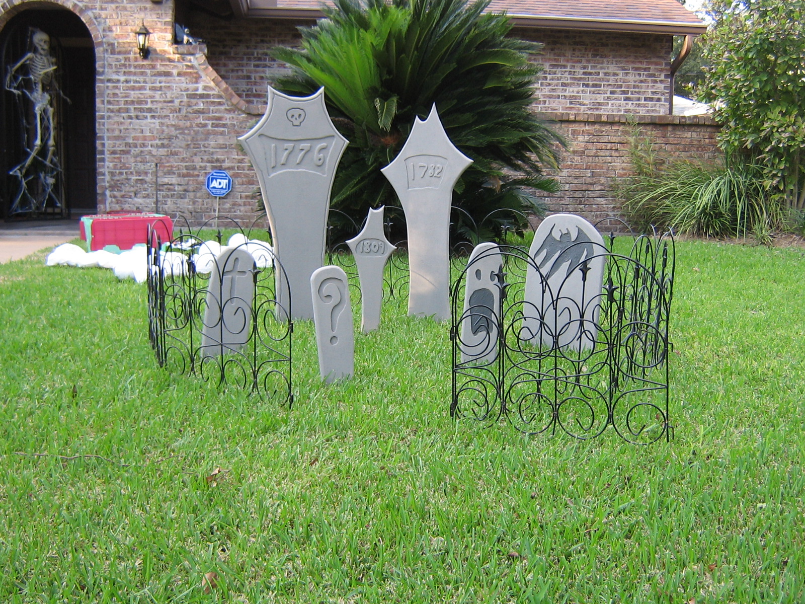 Scarydad Project: Gravestones