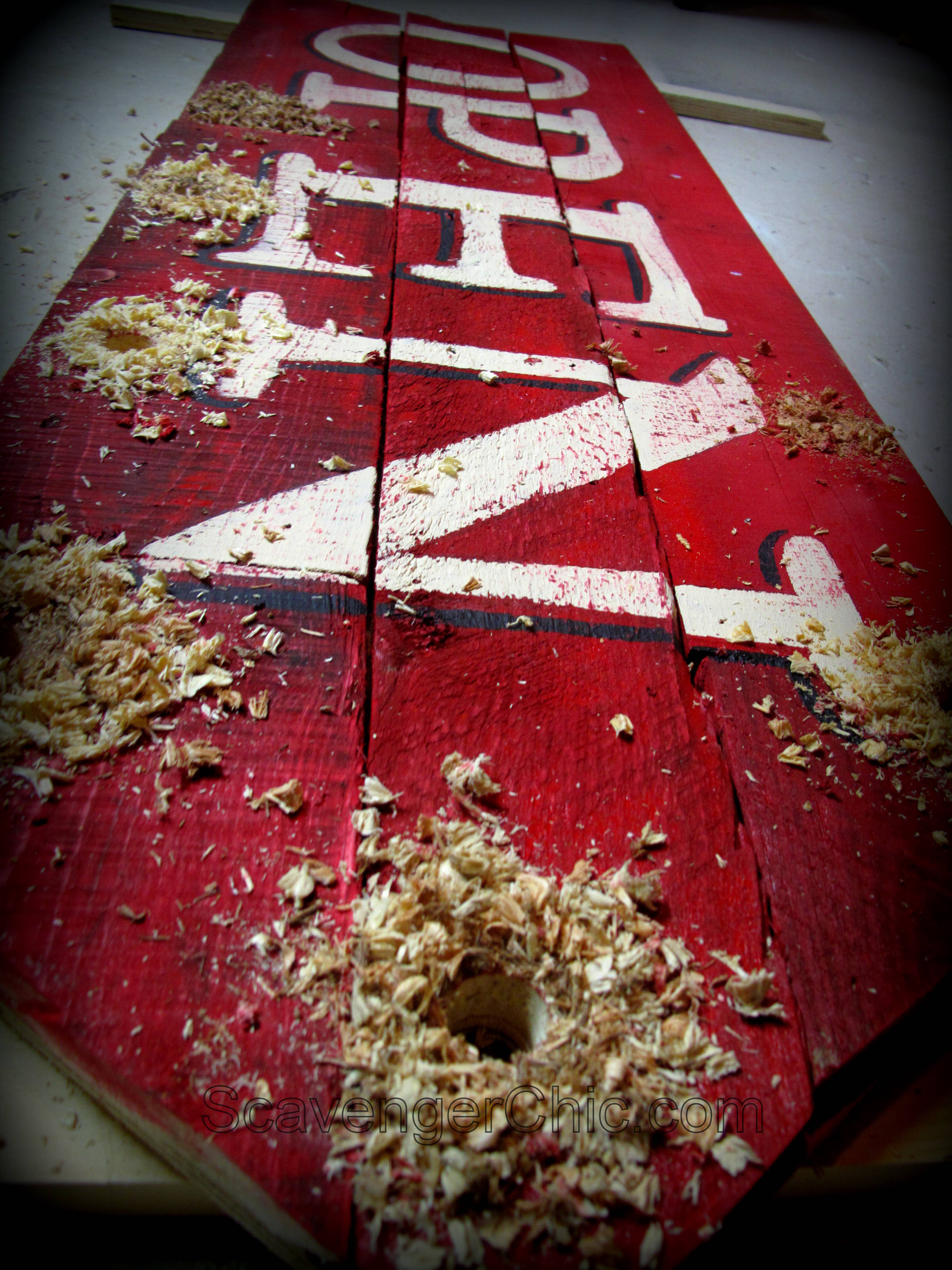 Pallet Wood Open Sign with Lights diy - Scavenger Chic