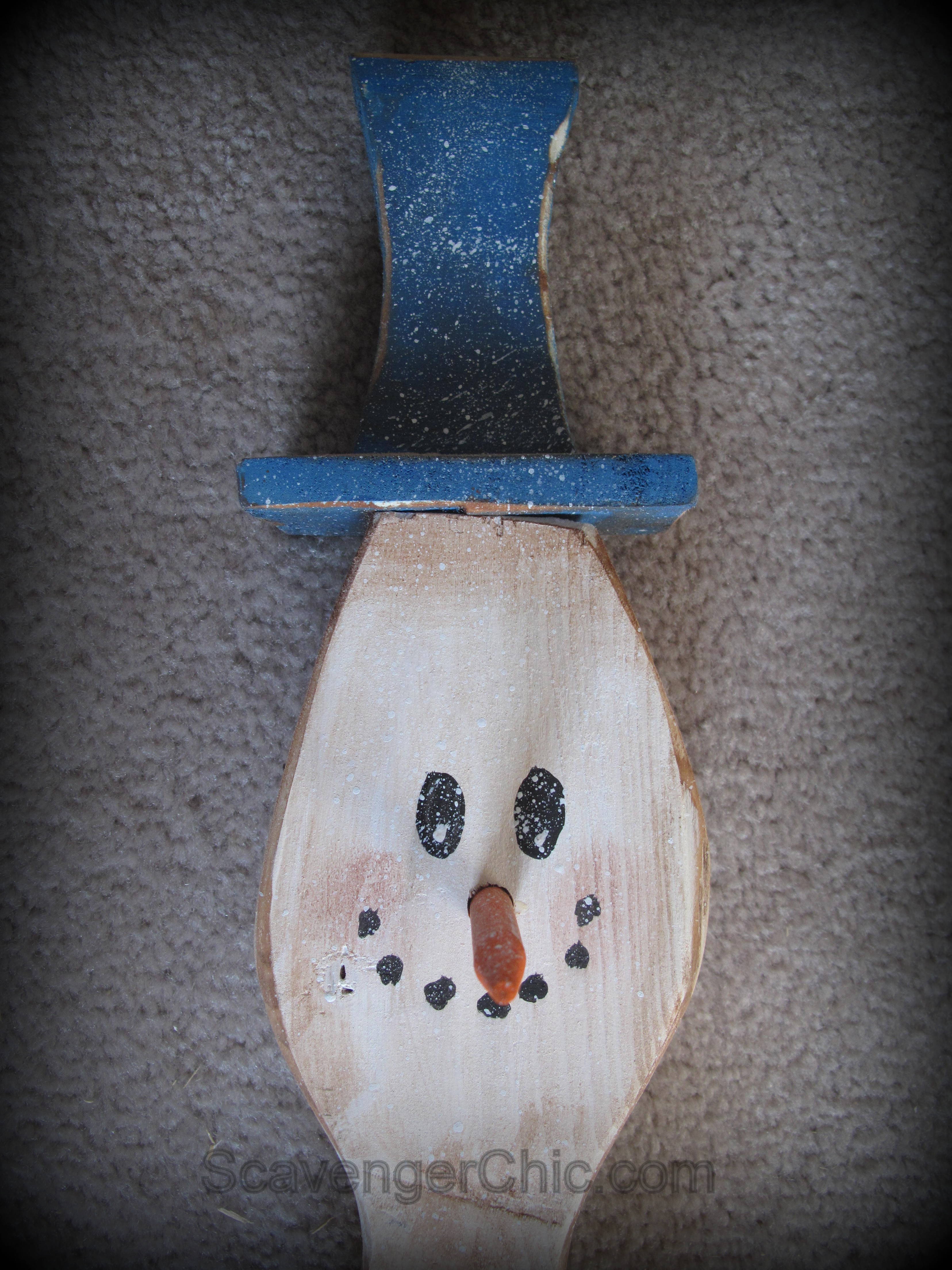 2 x 4 Snowman diy - Scavenger Chic