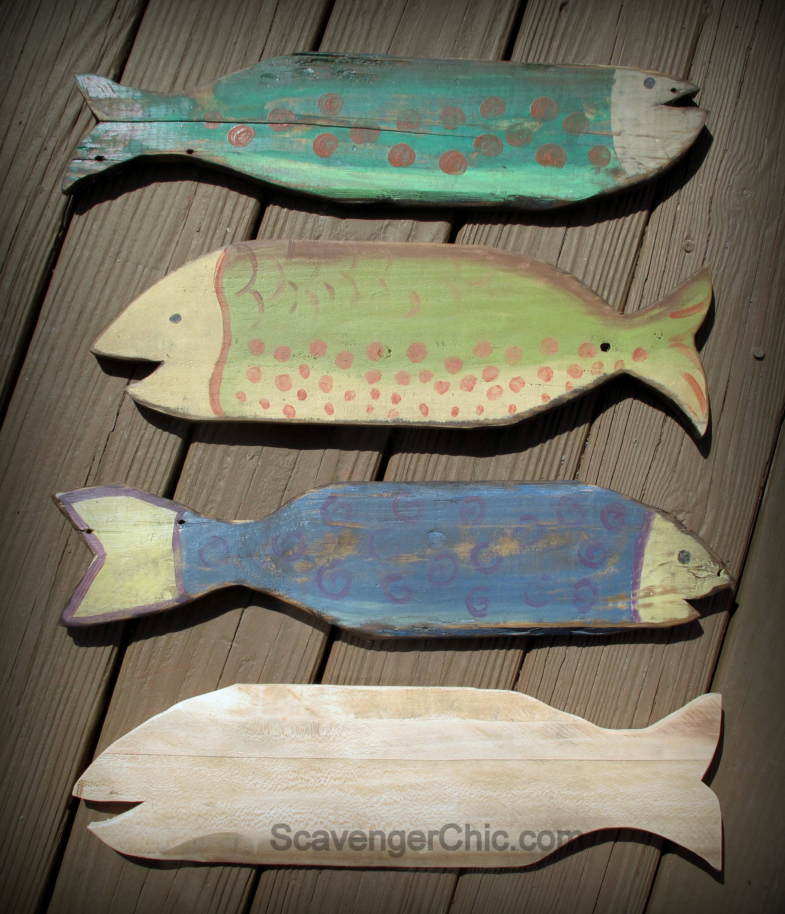 Pallet Wood Fish Wall decor diy - Scavenger Chic