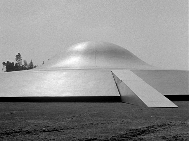 The ship’s ramp and doors | Sci-fi interfaces