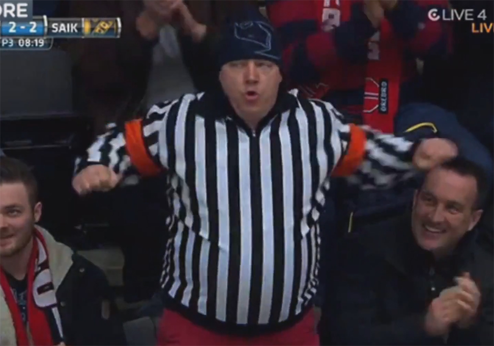 Replacement Ref Warms Up After Injury to SEL Referee - Scouting The Refs