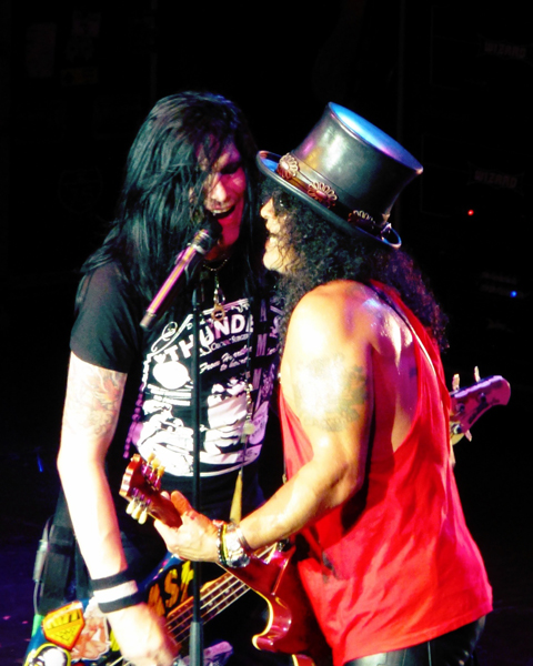 Slash featuring Myles Kennedy and The Conspirators LIVE at The ...