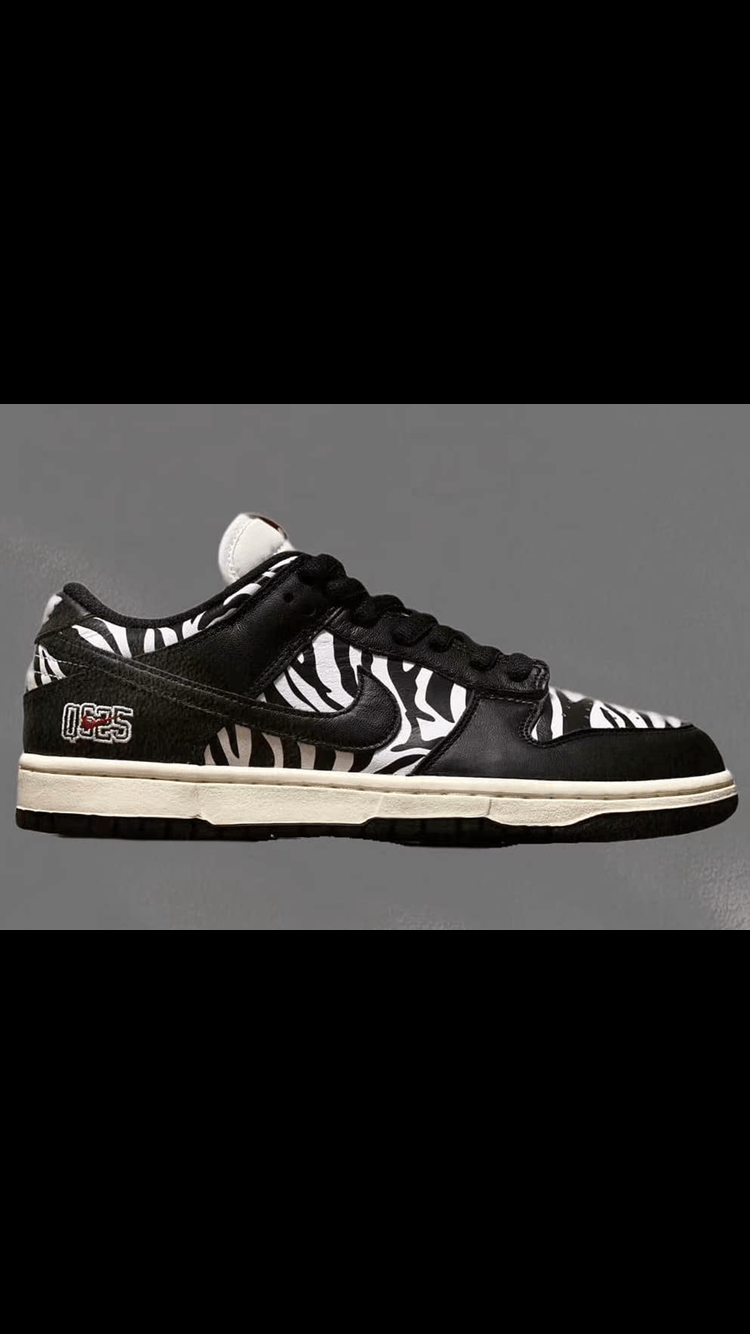 Quartersnacks x Nike SB Dunk Low - SELECTA BISSO