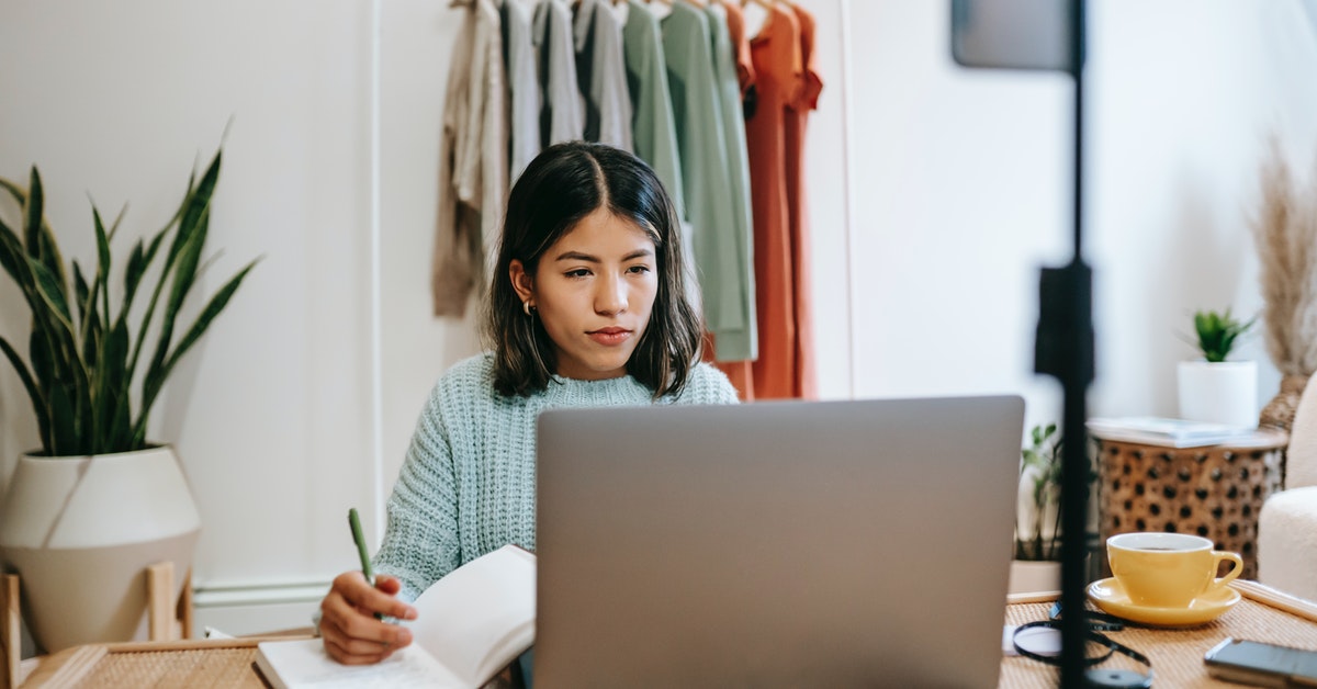 Lead Scoring: Definition & How to Score Leads Effectively