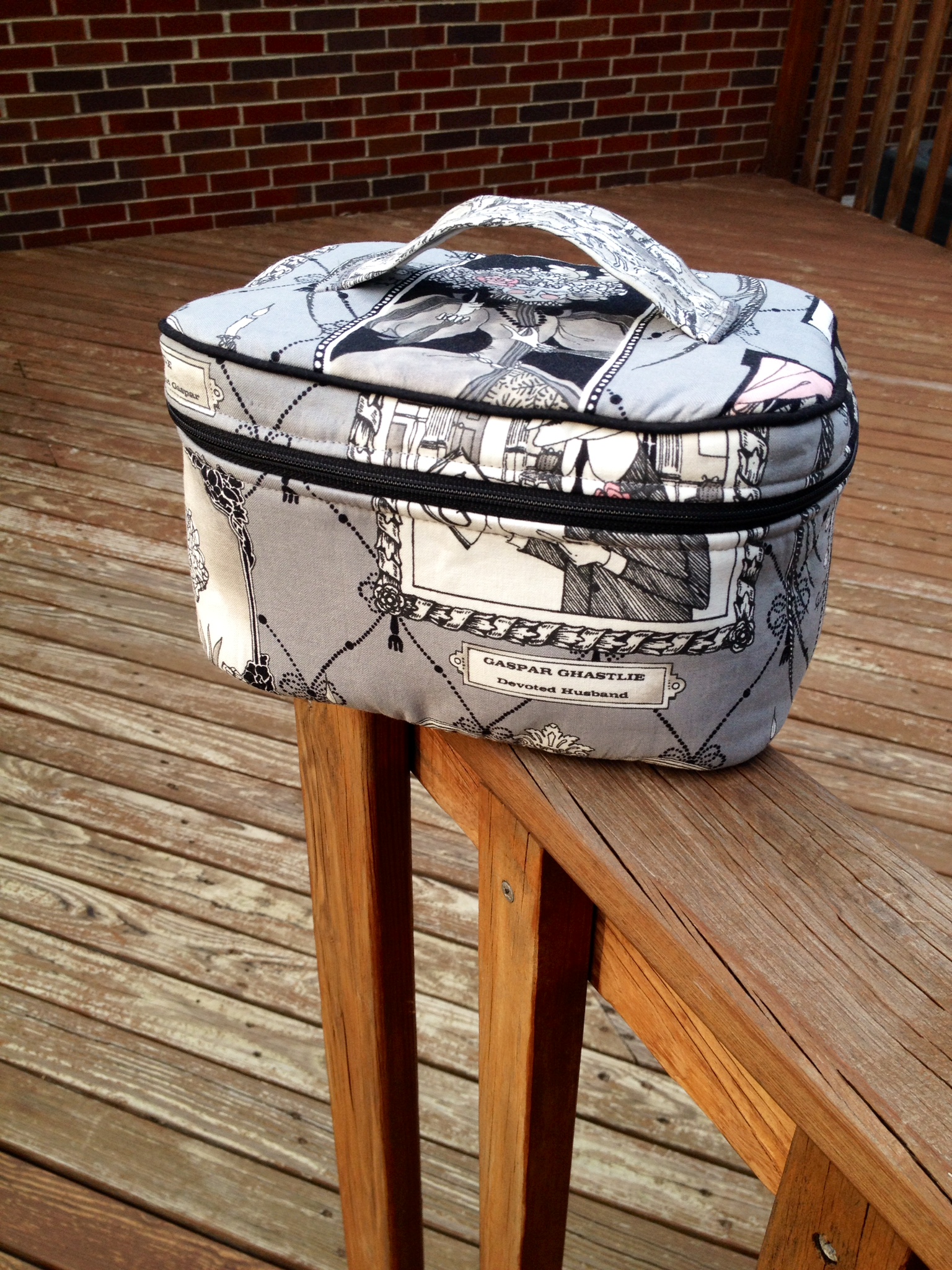 Crimson and Clover Train Cases - Sew Sweetness