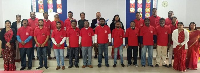 Jamshedpur-KPS-Mango : केपीस मानगो में मना सारथी दिवस, आटो और वैन चालक ...