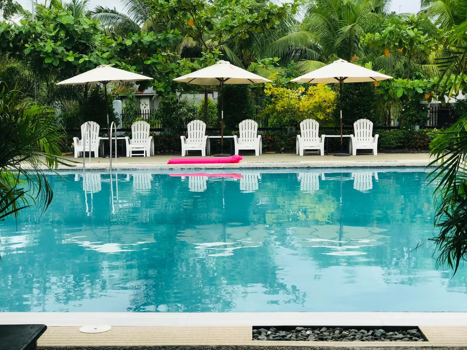 Jam-Beach-Resort-Pool » Shellwanders