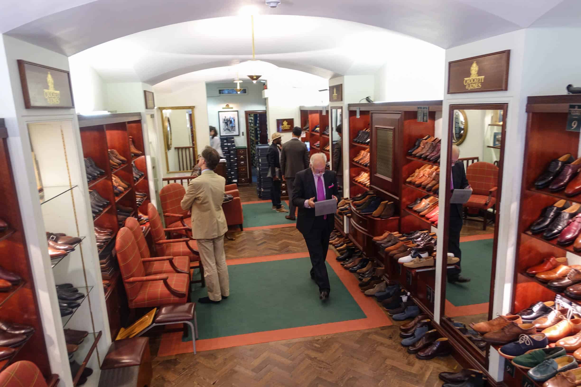 Buyer's guide - Stores in London - Shoegazing.com