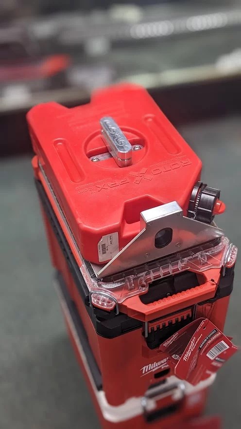 MILWAUKEE®PACKOUT™ RotopaX Mount – Side by Side Outlet