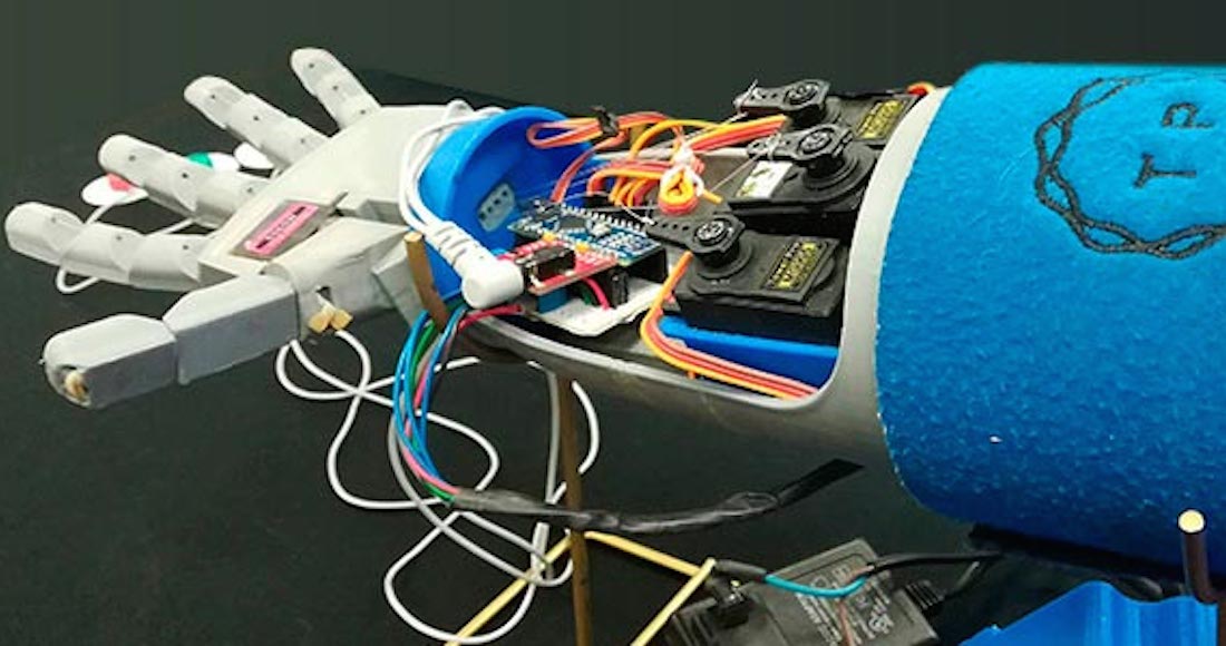 Alumnos del IPN desarrollan un prototipo de prótesis de brazo robótico ...