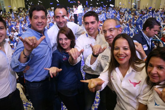 FGR y UIF tienden cerco a Cabeza de Vaca y su suerte parece echada ...