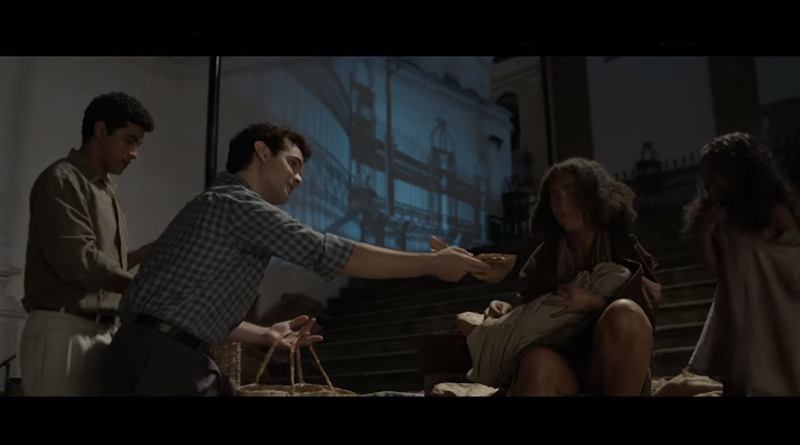 Cena do filme "Divaldo – O Mensageiro da Paz" mostra o despertar ...