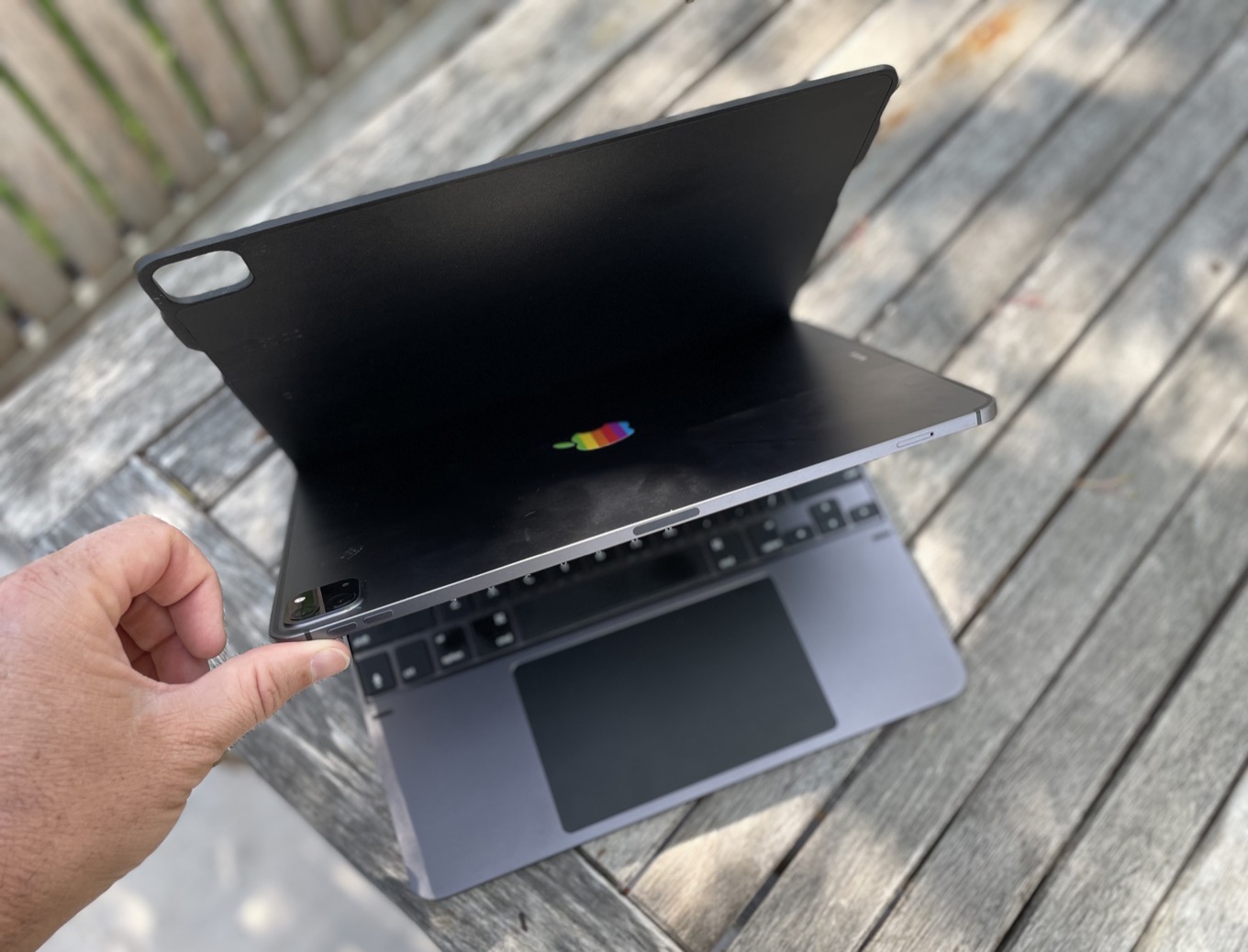 New Brydge keyboard has bigger trackpad, supports new iPad Pro – Six Colors