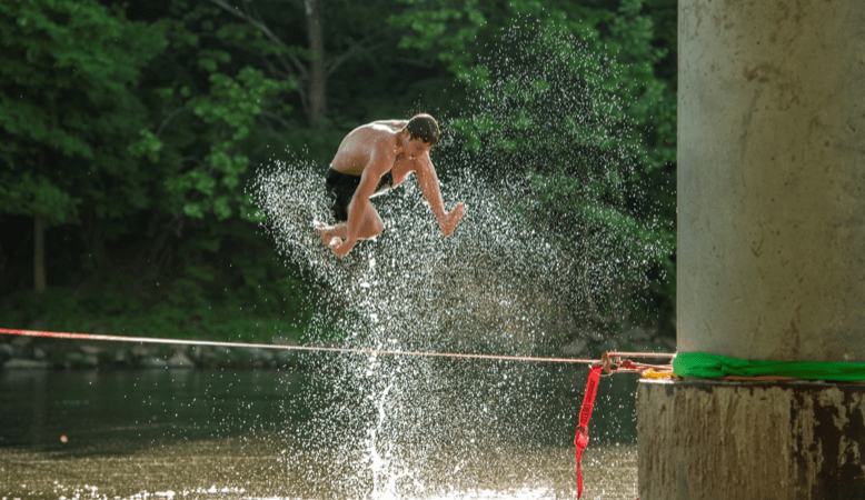 Let's Talk About Common Slackline Injuries - SLACKROBATS