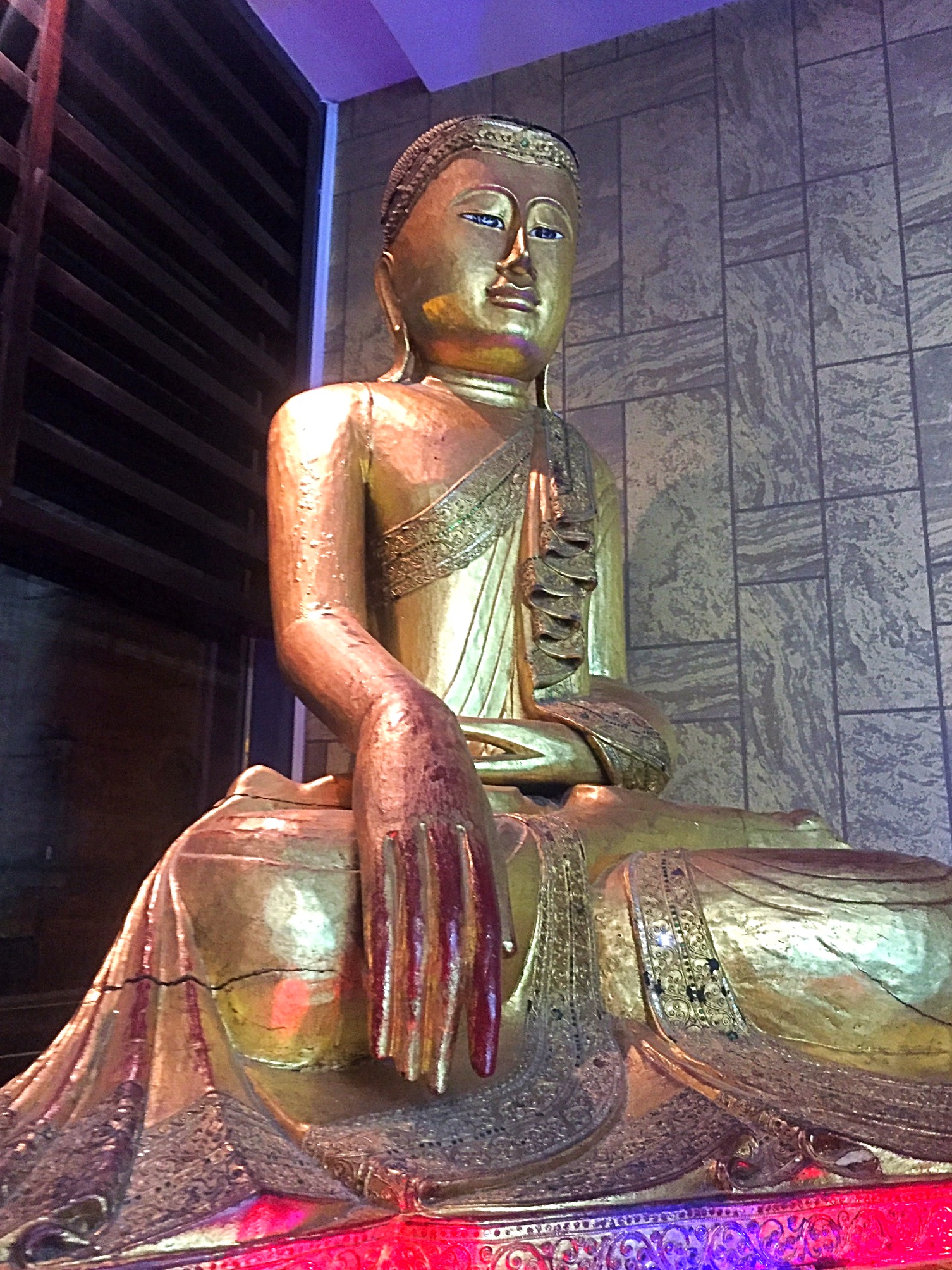 Awesome Akbar’s – Snapping The Globe