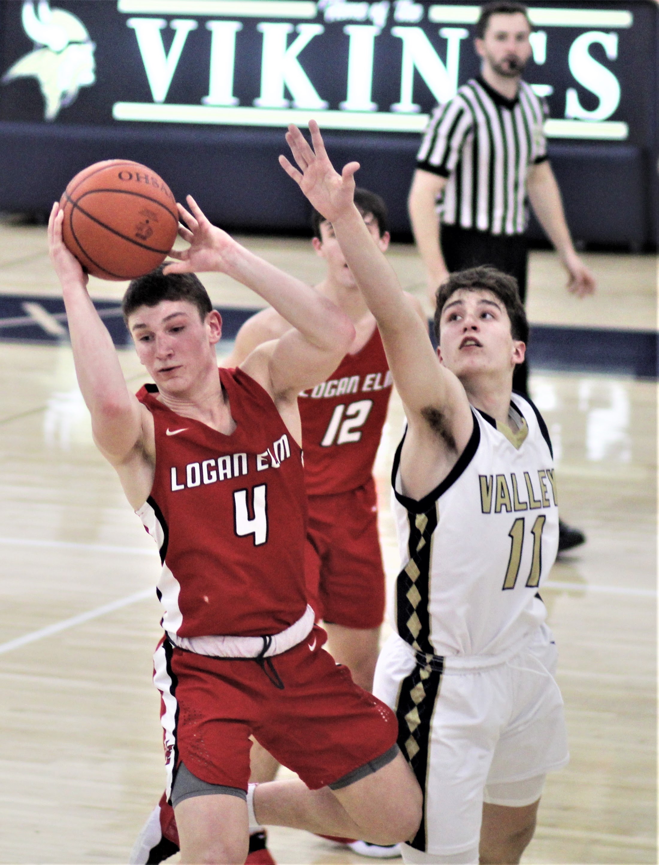 Ward’s 37 points leads Braves past Vikings