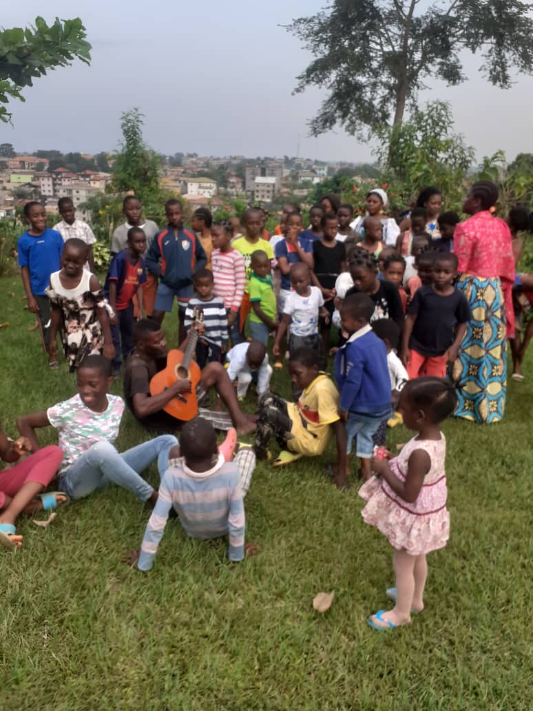 Une fraternité vécue à Ékié | Service de Préparation à la Vie