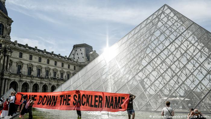 Pop Artist Who Erased Michael Angilo Painting / Michelangelo S Drawings ...